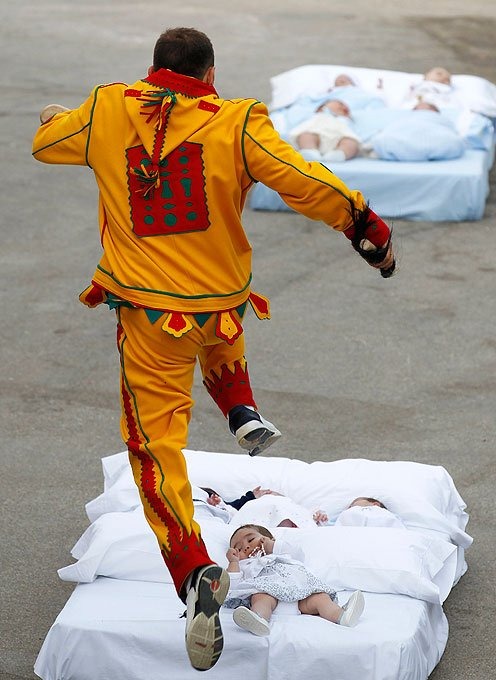 The Spanish Baby Jumping Festival of El Colacho | Amusing Planet